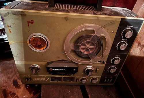 Катюшечный магнитофон времен СССР Атурн 202с-2