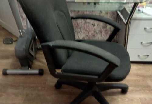 Офисное кресло текстильное б/у