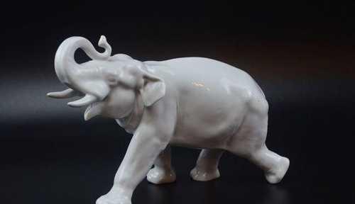 Фарфоровая статуэтка "Слон" (Белый). лфз