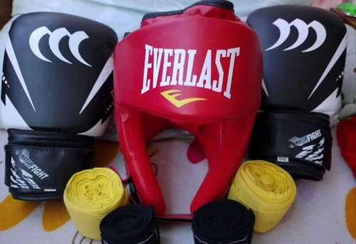 Боксёрский шлем перчатки бинты