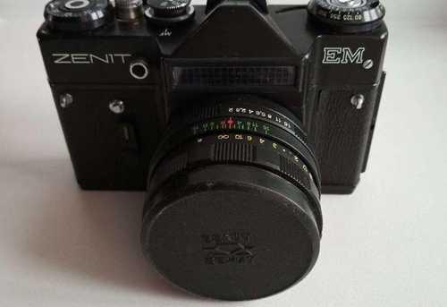 Зеркальный фотоаппарат Zenit-EM