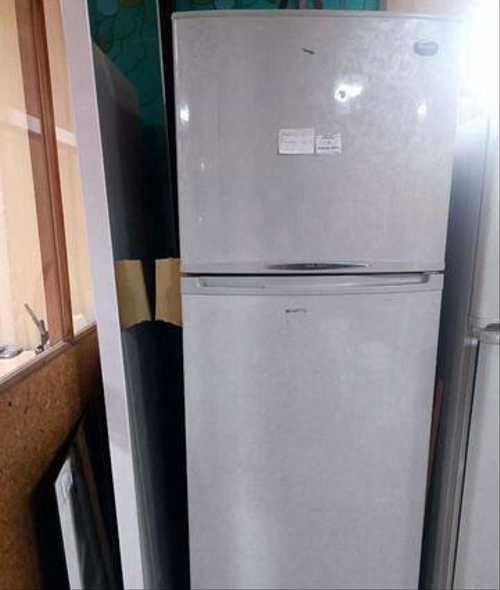 Холодильник бу с большой морозильной камерой