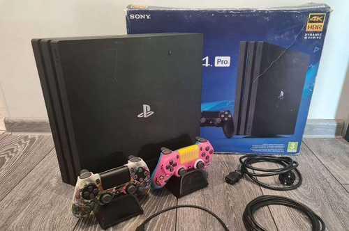 Sony PlayStation 4 Pro 1TB+док-станция +2 геймпада