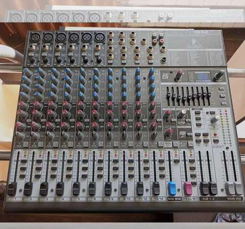 Микшерный пульт behringer xenyx 1832fx