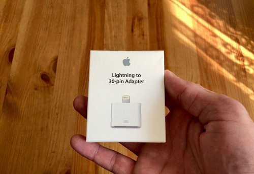Apple Lightning to 30-pin Adapter