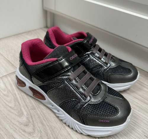 Кроссовки Geox 32