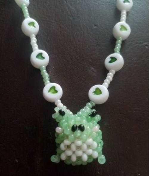 Ожерелье из бисера "лягушка"