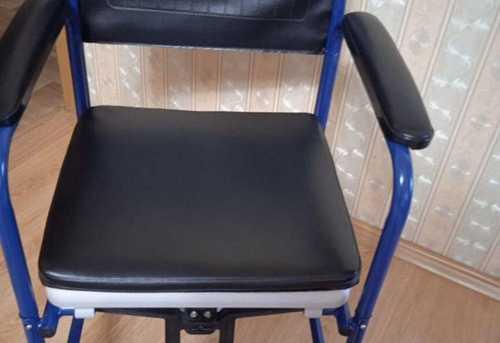 Кресло коляска с санитарным оснащением