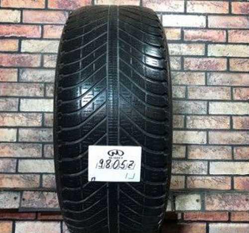 Goodyear Vector 4Seasons 235/55 R17
