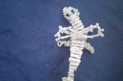 Фигурка белая фурия из бисера