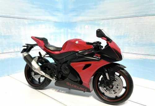 Модель мотоцикла Suzuki GSX-R1000 1/12