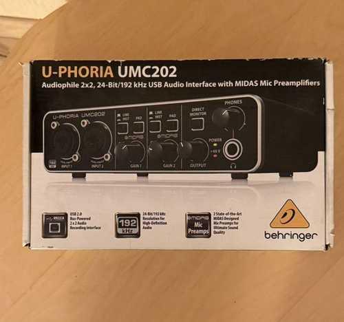 Внешняя звуковая карта Behringer U-Phoria UMC202