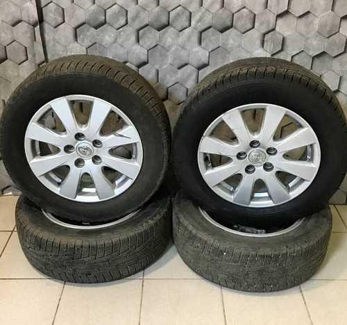 Шины зимние Nokian Tyres 215/60 r16 с дисками Toyo