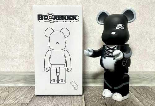 Коллекционный медведь bearbrick