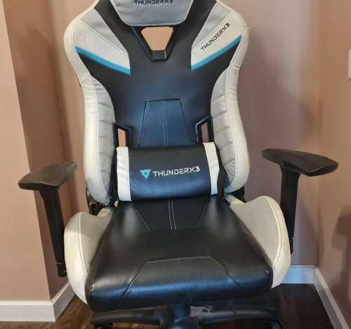 Компьютерное кресло ThunderX3