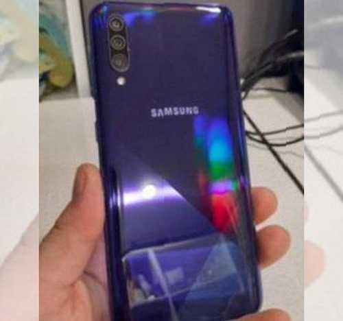 Samsung Galaxy A30, 4/64 ГБ