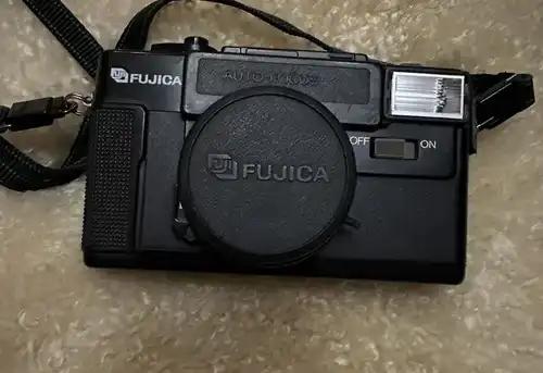 Плёночный фотоаппарат Fujica