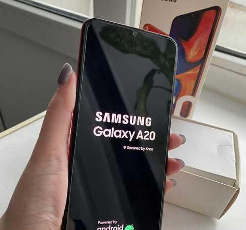 Samsung Galaxy A20, 3/32 ГБ