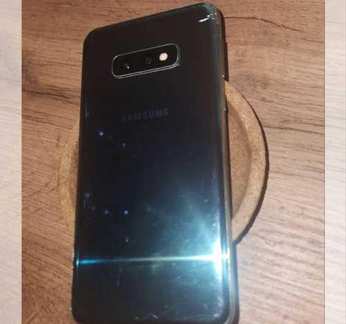 Samsung Galaxy S10e, 6/128 ГБ