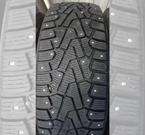 Pirelli Ice Zero 215/65 R16 102T