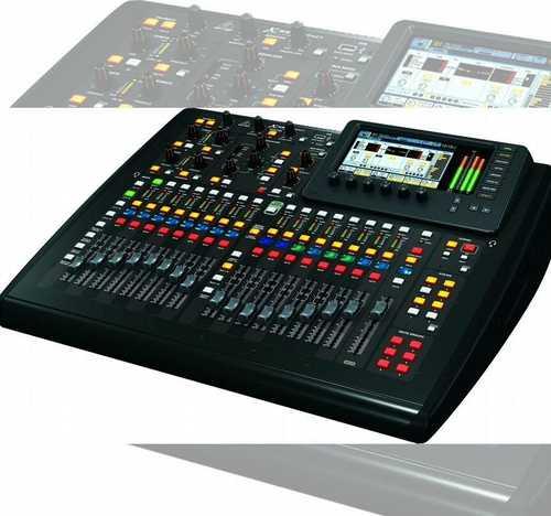 Микшерный пульт Behringer X32 Compact