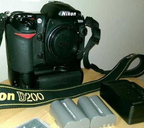 Nikon d200 + оригинальная батарейная ручка