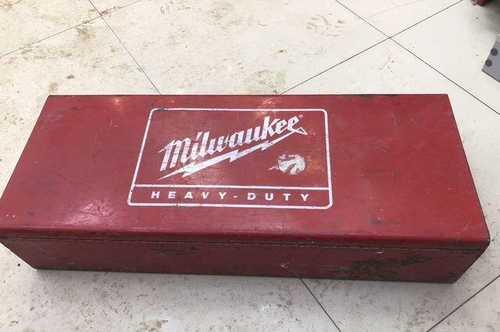 О18) Отбойный молоток Milwaukee K900S