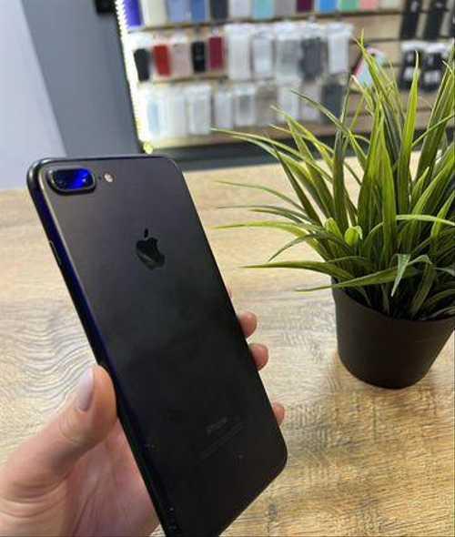 Не новый iPhone 7plus black matte 32