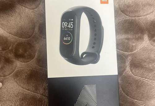 Фитнес-браслет Mi SMART Band 4