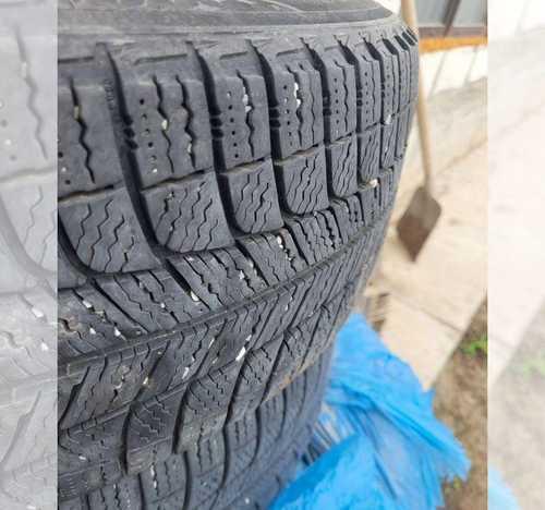 Michelin X-Ice 215/55 R17