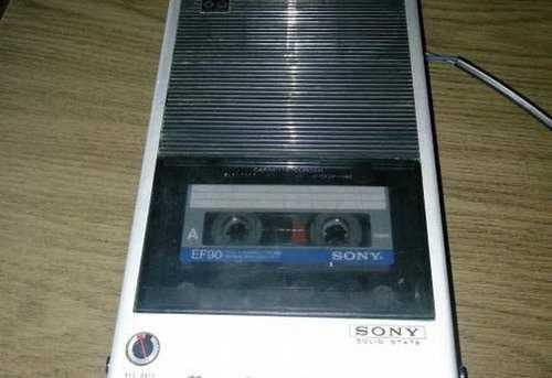 Магнитофон кассетный sony. 60-е годы