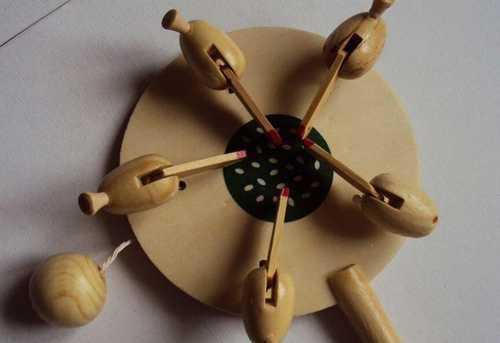 Новый сувенир игрушка- марионетка Курочки клюющие