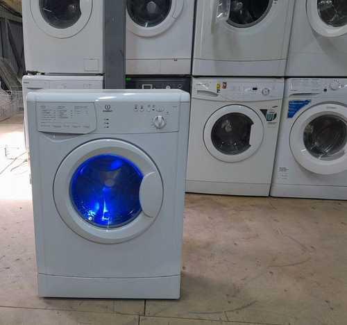 Стиральная машина Indesit wiun81 (3,5кг)(648)