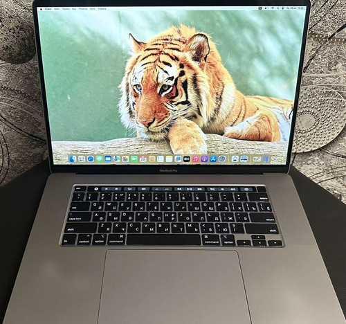 MacBook Pro 16 i9 32GB 1TB 8GB Видеокарта