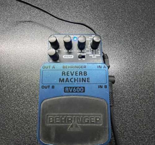 Гитарная педаль Behringer RV600