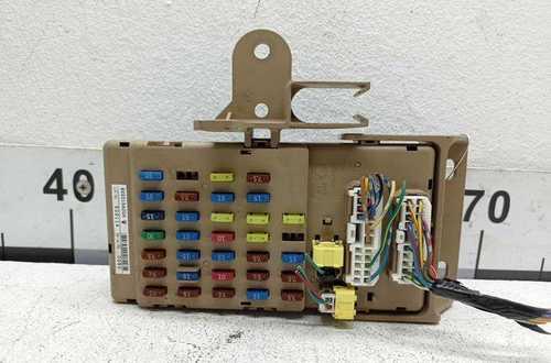 Блок предохранителей Subaru Tribeca WX
