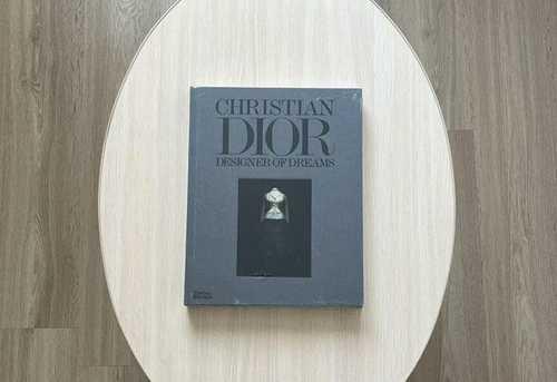 Книга christian dior designer of dreams италия