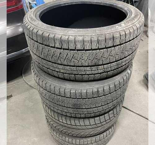 Triangle Snowlink PL02 235/40 R18