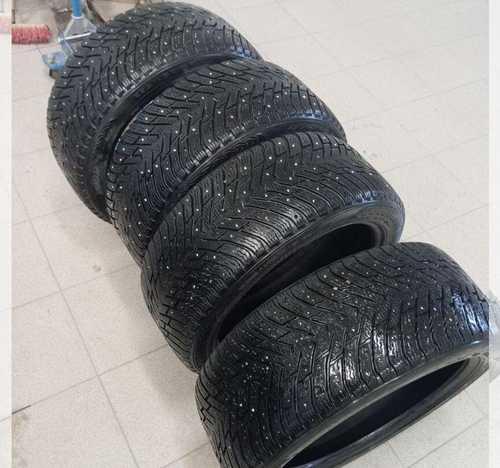 Nokian Tyres Hakkapeliitta 8 235/45 R18 98T