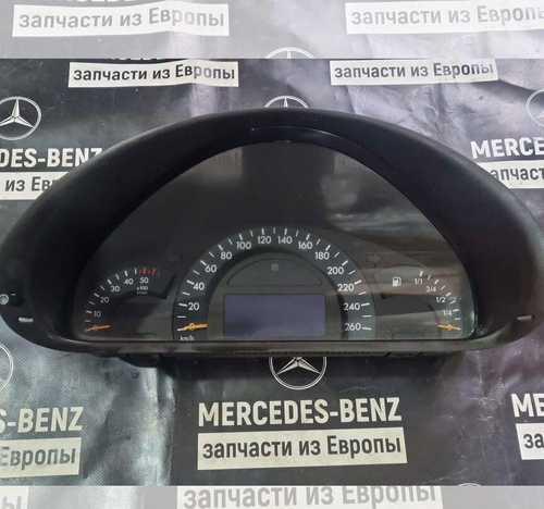 Мерседес w 203 C 220 CDI приборная панель