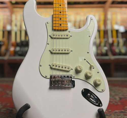 Электрогитара J&D Guitars ST-H Stratocaster SSS White