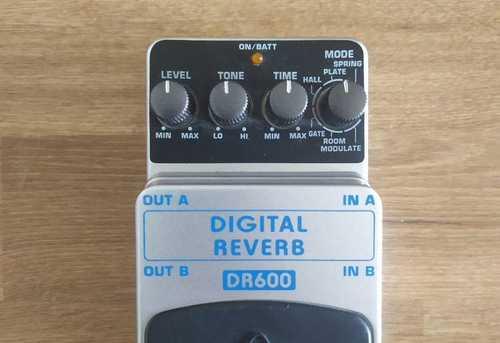 Гитарная педаль Behringer DR600 Digital reverb