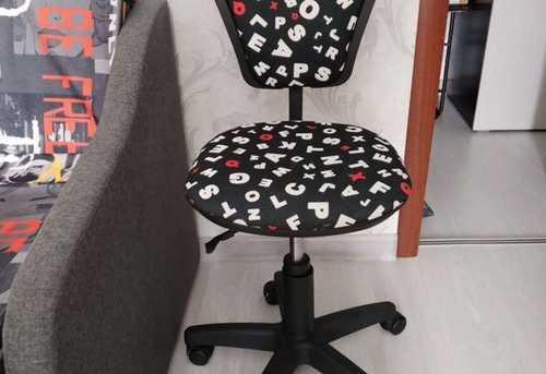 Компьютерное кресло для школьника