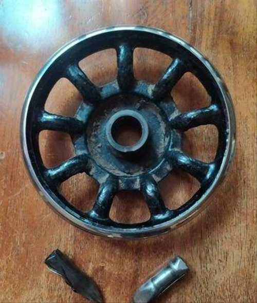 Челнок и колесо для швейной машинки