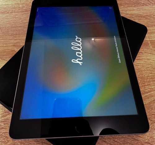 Планшет Apple iPad 5 2017