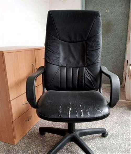Компьютерное кресло. Есть доставка