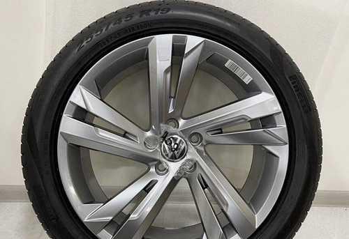 Новые Volkswagen Tiguan R-line, Pirelli 255/45 R19