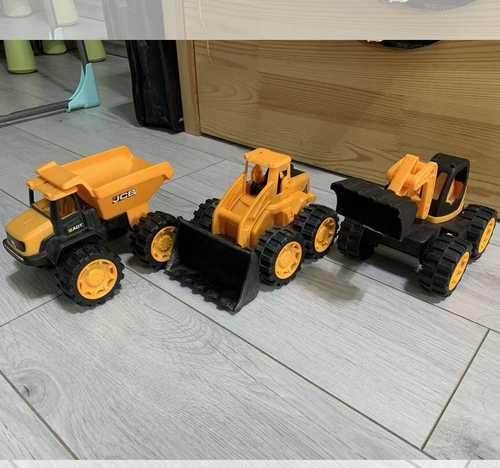 Игровой набор JCB из 3х машинок