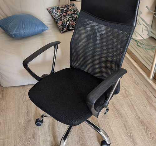 Компьютерное кресло riva chair RCH 8074