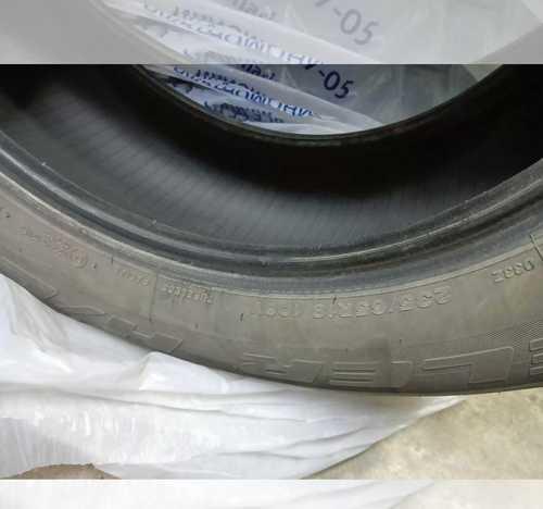 Bridgestone Dueler H/L 33 235/65 R18 88G